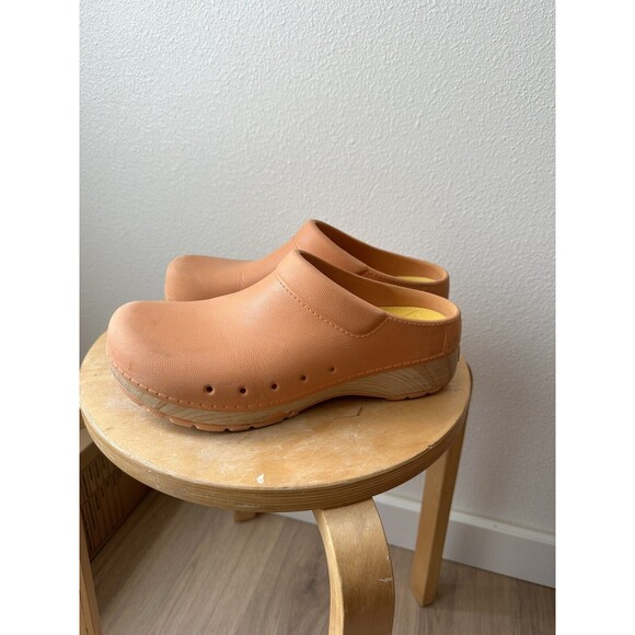 Dansko | Shoes | Dansko Size 39 Mango Kane Molded Clog Mule Perforated ...